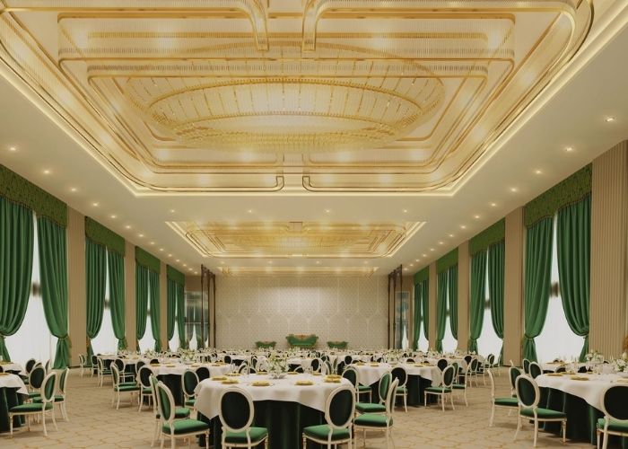 Seven Eleven Club in Mumbai