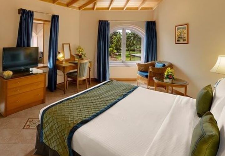 Pool View Suite