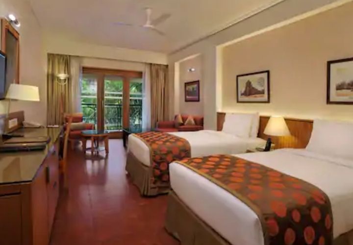 Twin Guest Room Pool View